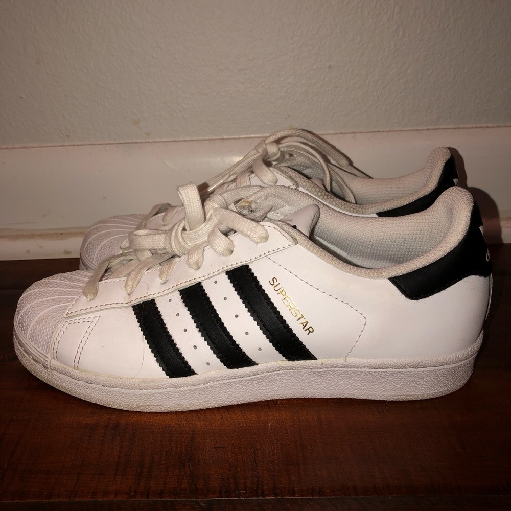 Classic Adidas Superstar Sneakers - Gem